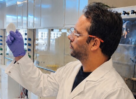 Researchers develop new way to recycle plastics